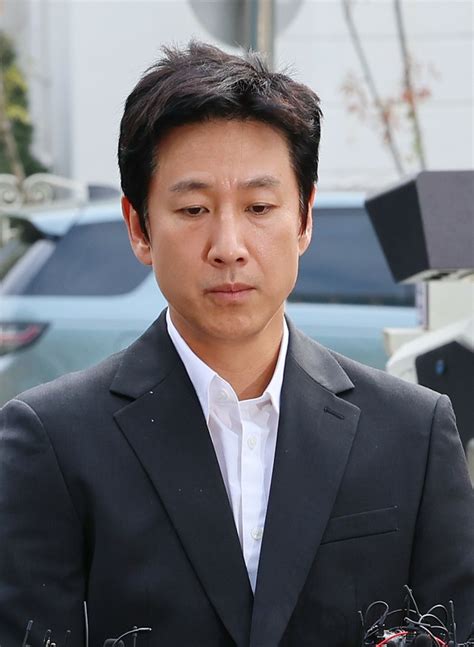俳優イ・ソンギュン、国立科学捜査研究院の「鑑定不可」判定に警察は汗「足の毛が足りなかったのか」 K Pop、韓国エンタメニュース、取材