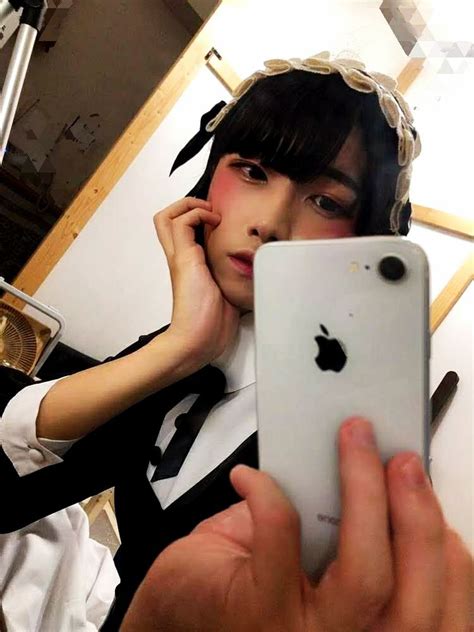 Femboy Friday Scrolller