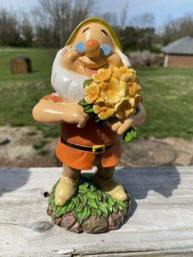 New Disney Seven Dwarf Doc Garden Statue 3938608508