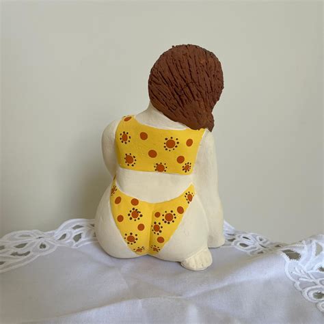 Gordinha de Biquíni Amarelo no Elo Ângela Feitosa AE F