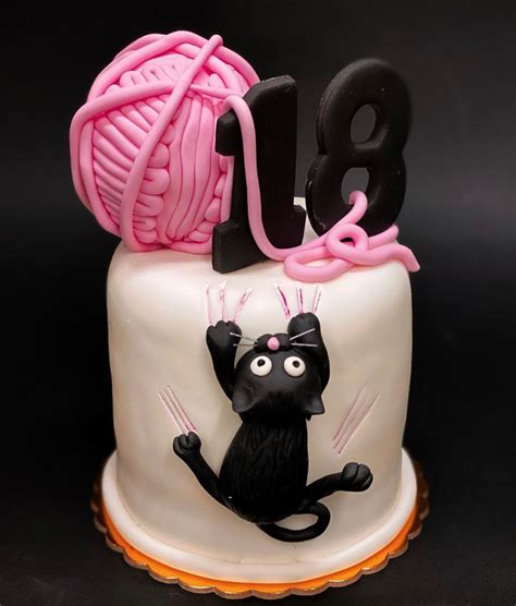 Adorable Cat Cake For A Birthday Celebration