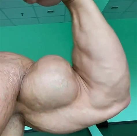 Freaky Bicep Thisvid Com