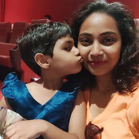 Lizy Gladwin John Lizygladwin • Instagram Photos And Videos