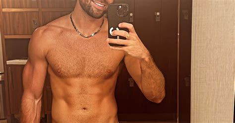 Hollyoaks Off The Charts Tom Clare Shirtless On Insta Story