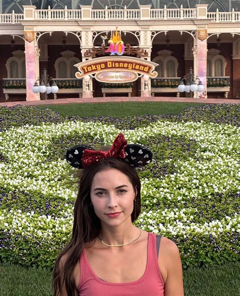 Perite Hottie In Tokyo Rhotgirlsatdisneyland