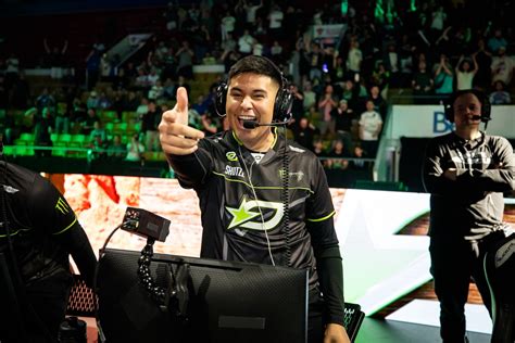 Surely Im In The Top Ten Optic Shotzzy On Status As Goat Of Fps