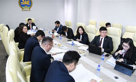 Эдийн засаг төсөв хөрөнгө оруулалтын хороо хуралдаж төсөв хэлэлцлээ