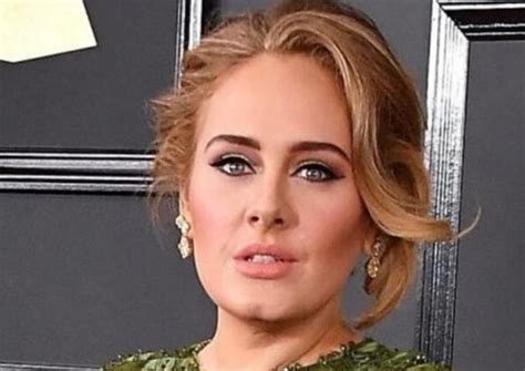 Irreconhecível Adele Surge Ainda Mais Magra Em Festa Pós Oscar Famosos And Tv Portal Do