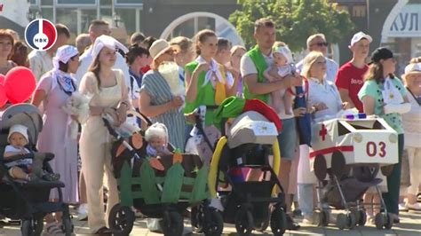Парад семей на День семьи любви и верности Youtube