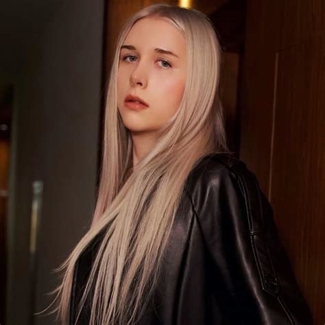 Alina First Threads Say More