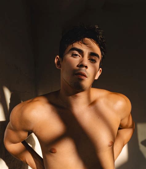 Picture Of Tyler Alvarez In General Pictures Tyler Alvarez 1693869662