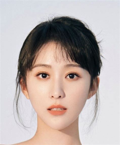 Yi Xings Instagram Twitter And Facebook On Idcrawl