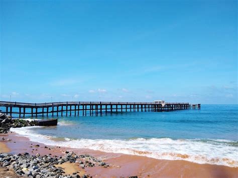 Premium Photo Valiyathura Sea Bridge Thiruvananthapuram Kerala Seascape View