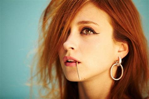 صدای لوردز هرناندز، خواننده اسپانیایی اهل مادرید شیرین است، در آهنگ‌های