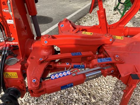 Charrue Reversible Kuhn Vari Master 153