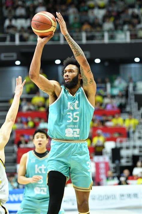 배스 32득점 Kt 4강 Po 4차전서 Lg 꺾고 시리즈 원점 창원서 끝장 승부