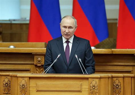 Выступление Президента РФ Владимира Путина перед участниками заседания Совета законодателей при