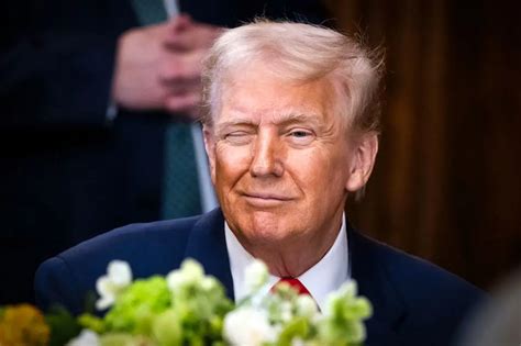 ترامپ لب به قهوه عربی پذیرایی بن سلمان نزد