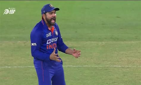 This Isnt The Atmosphere We Want In Indian Dressing Room Fans