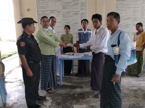 ပုဏ္ဏားကျွန်းမြို့နယ်၊ စက်မှုဇုန်ယာယီခိုလှုံရာစခန်းမှ နေရပ်ပြန် တိုက်ပ