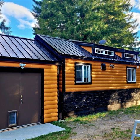 Black Bear Community Cottage Lodge Bc Rolling Bear Tiny Homes