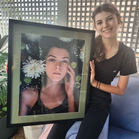 Sophie Model Couldnt Resist Pretty Pink Toes For The Perfect