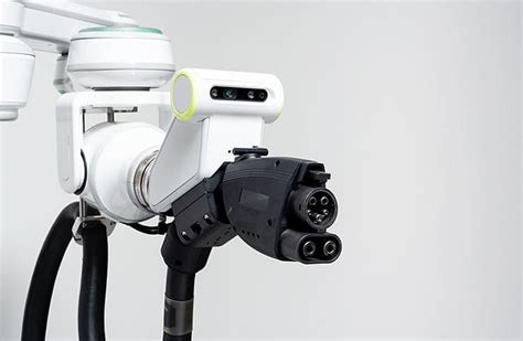 Hyundai Develops Automatic Charging Robot For Evs Autocar Professional