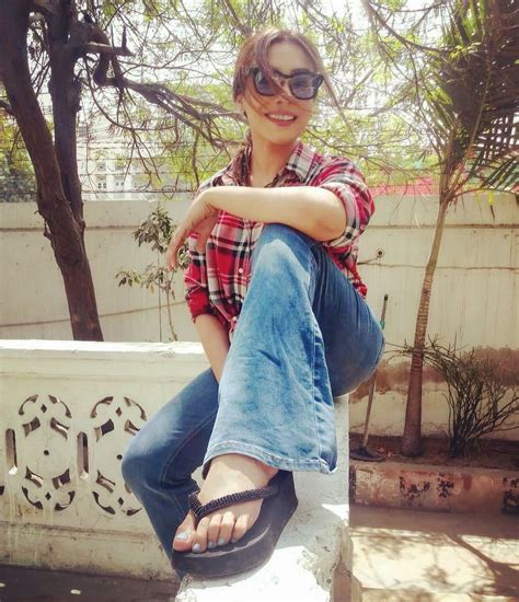 Maira Khans Feet