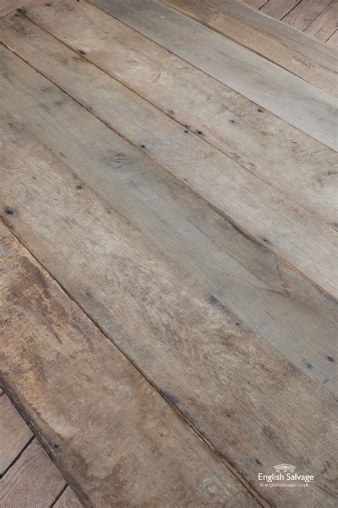Reclaimed Oak Boards In Varying Lengths