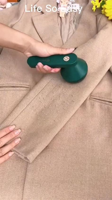 The Best Device To Remove Lint From Clothes And Furniture Electric