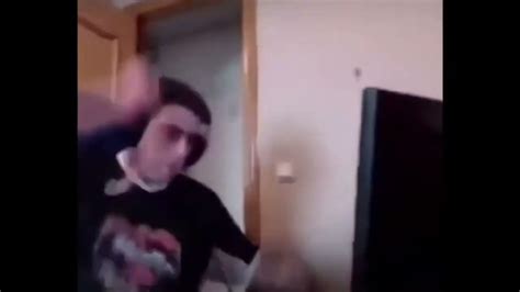 Мем Чувак стучит по клавиатуре Youtube