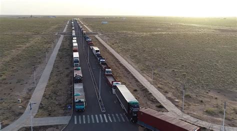 Замын Үүдийн боомтоор нэвтрэх тээврийн хэрэгслийн тоог нэмэгдүүллээ