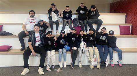 УНСС Нашият университет посрещна деца от центрове за настаняване от семеен тип по