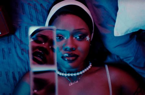 Niji Magazine Amindi Drops New Music Video Kisses