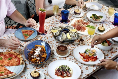 Nackt Brunch Szabados At