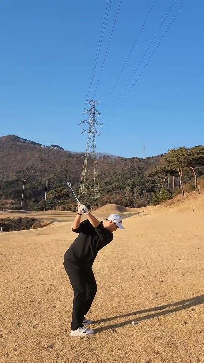 굿 세컨샷 아이언 ㅡ 짧게 잡고 필드레슨 골프선수 권승민선수 골프 필드레슨 아이언샷 스프링베일 Youtube