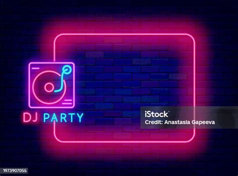Dj 파티 네온 초대장 나이트 클럽 이벤트 인사말 카드입니다 빈 분홍색 프레임과 Dj 콘솔 벡터 일러스트 레이 션 Dj에 대한