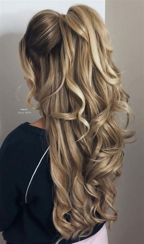 Voluminous Curly Hair Prom Top 20 Half Up Half Down Hairstyles 2025