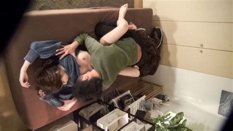 「百戦錬磨のナンパ師のヤリ部屋で、連れ込みsex隠し撮り 182 スレンダー美女をヤリ部屋にお持ち帰り！始終甘い雰囲気でキスを強請ればあっさり