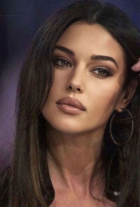 Stunning Eyes Most Beautiful Faces Beautiful Women Pictures Brunette
