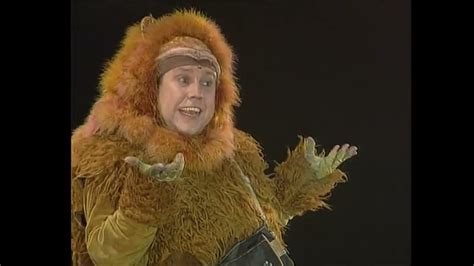 היי אני אמיץ צחי נוי מתוך הקוסם 1994 מאת ובבימוי אורי פסטר Youtube