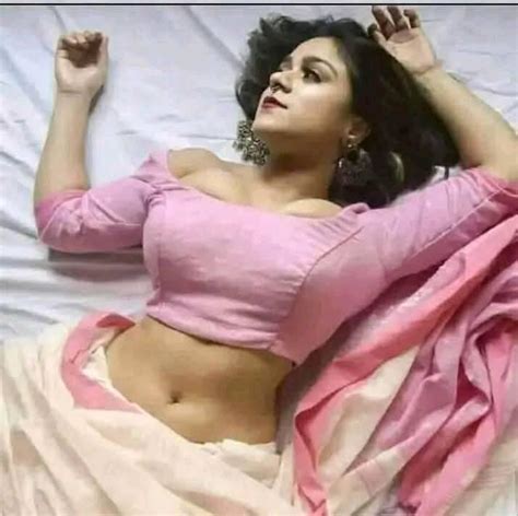 হট মেয়েদের গ্রুপ Facebook