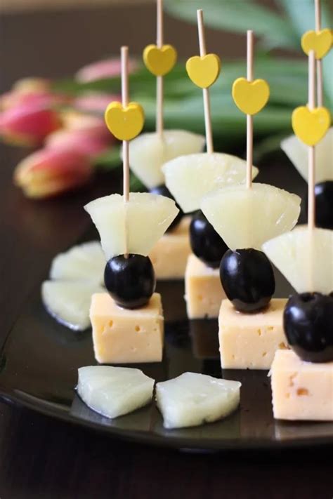 канапе с виноградом и сыром 5 тыс изображений найдено в Яндекс Картинках Koken Hapjes Bakken