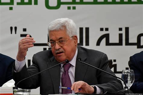 Mahmoud Abbas May Well Be Shooting Himself In The Foot But Where Is Fatah Middle East Monitor