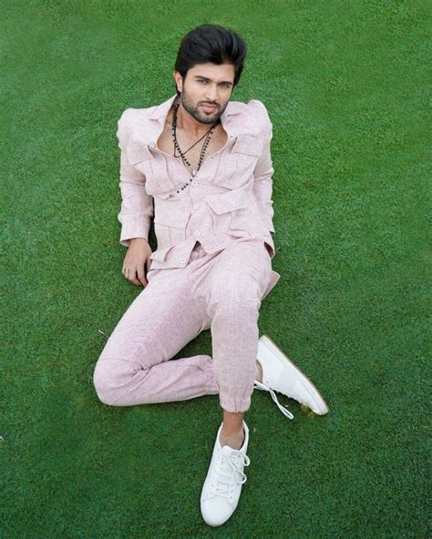 60 Vijay Devarakonda Photos Images Pics And Wallpaper Hd