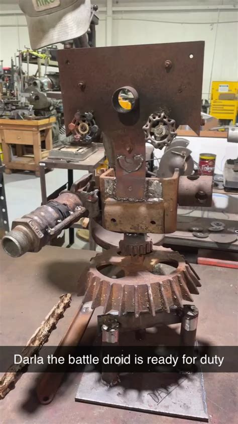 Making Myself A Lil Scrap Robot 🤖 Rcrafting