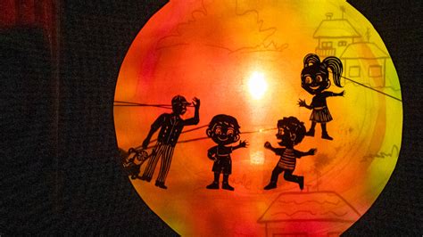 „Колку е часот“ нова претстава на Театарот „Сенки и облаци“