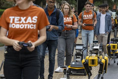 Ut Launches Nations First Robotics Program For Freshman Applicants