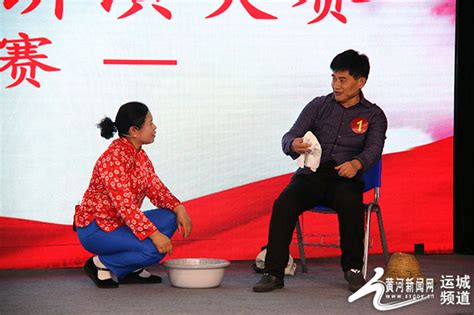 万荣群众才艺展风采 笑话剧场暖意浓 黄河新闻网