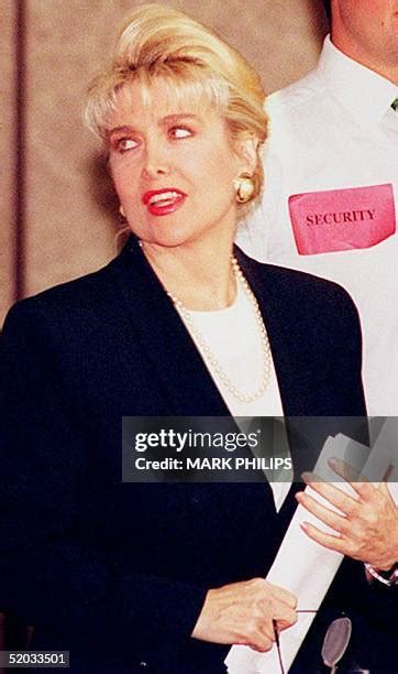 129 Gennifer Flowers Photos And High Res Pictures Getty Images